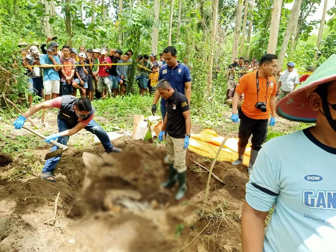 Tim Inafis Polres Jember Langsung Turun ke Lokasi, Mayat di Desa ...